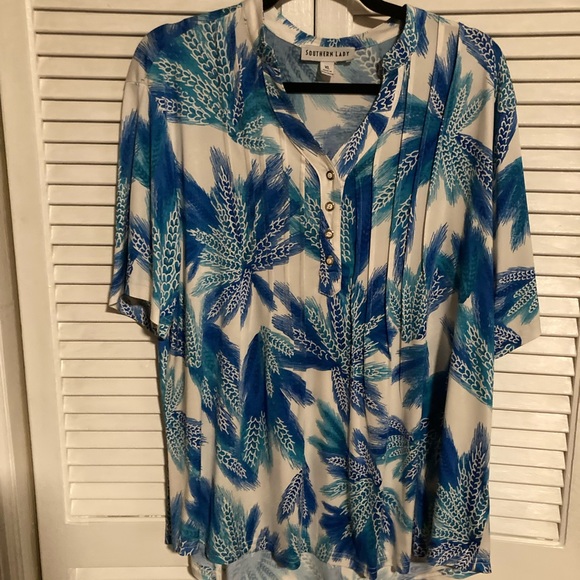 Southern Lady | Tops | Blue Southern Lady Pattern Feathers Heart Shapes ...